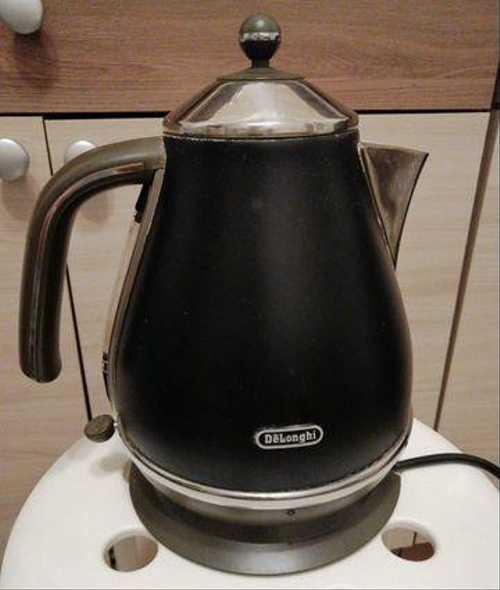 Электрический чайник DeLonghi kbov2001.BK, черный