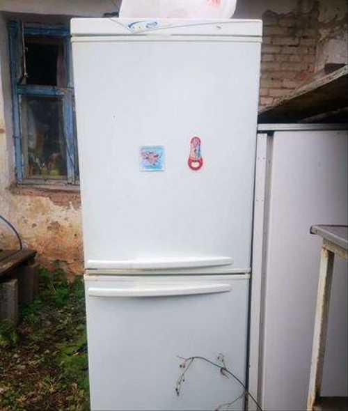 Холодильник на запчасти или металлолом