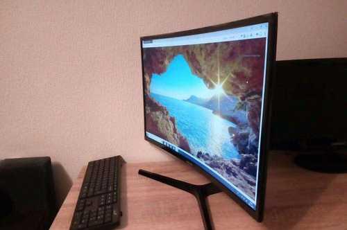 26.9" Монитор Samsung C27R500FHI