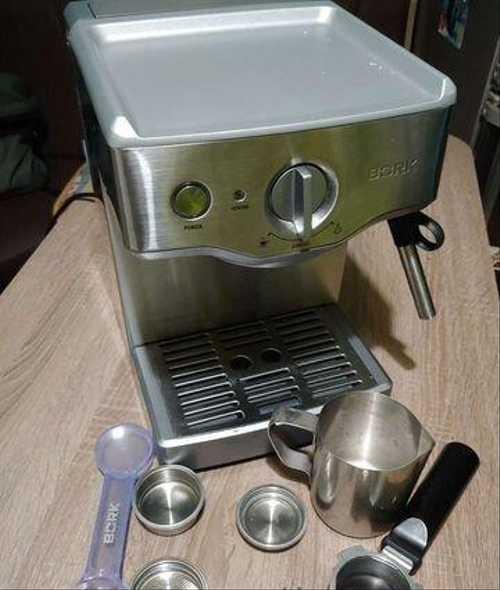 Кофеварка рожковая bork C700