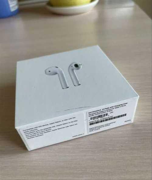 Apple AirPods w/Charging Case