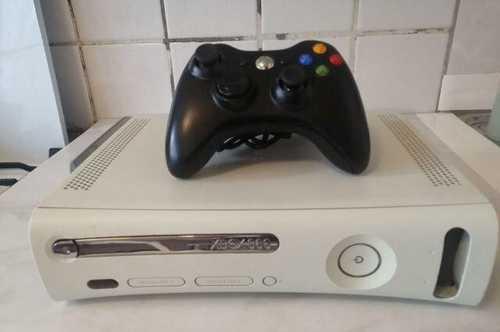 Xbox 360 Falcon Freeboot 60gb + геймпад