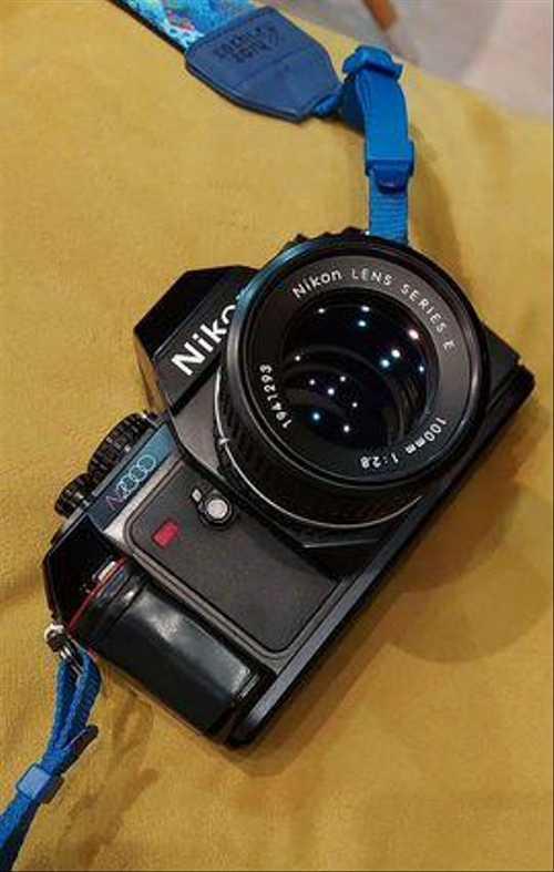 Зеркальный фотоаппарат Nikon N2000