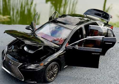 Lexus LS 500 1-18 Dealer Edition