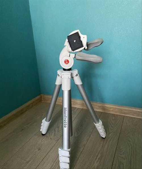 Штатив Manfrotto Compact Advanced