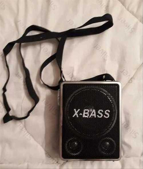 FM-радиоприемник X-Bass