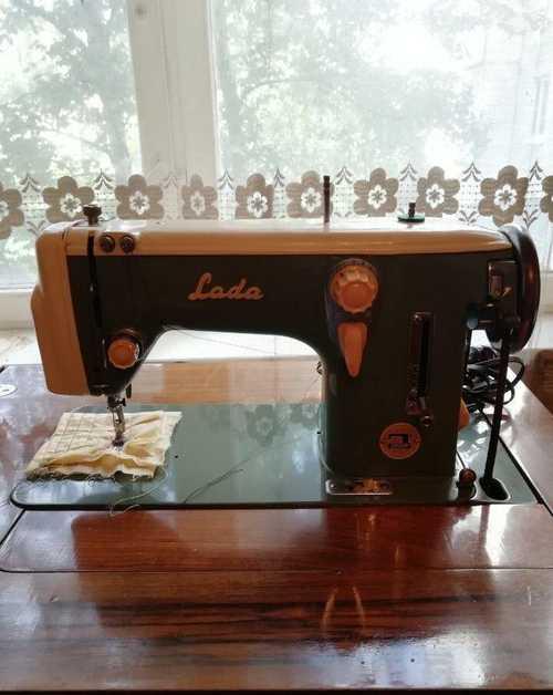 Швейная машина Лада 233