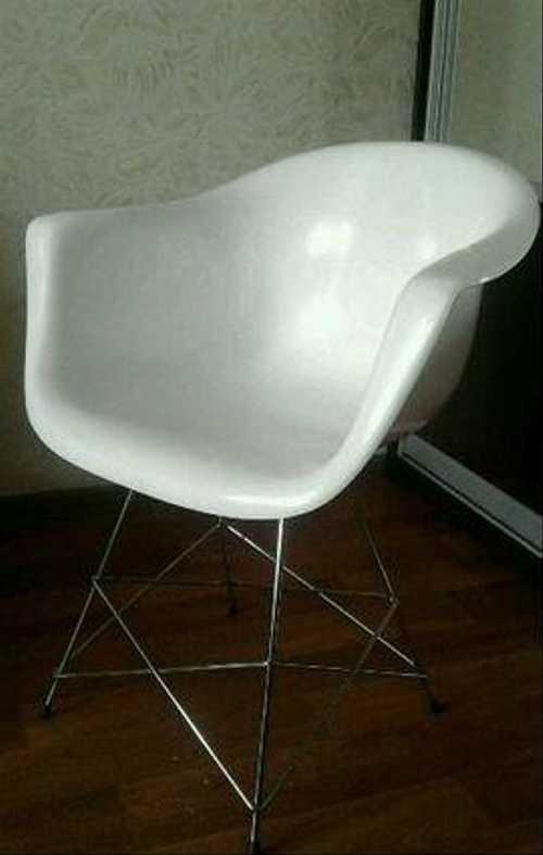 Дизайнерское кресло/стул под Eames