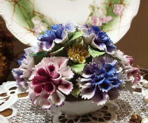 Фарфоровая ваза с цветами. Англия