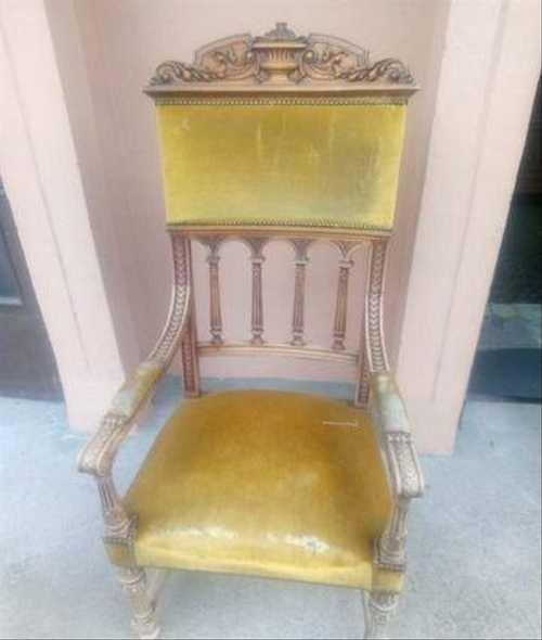 Антикварное кресло,резное,ореховое,массив,19 век