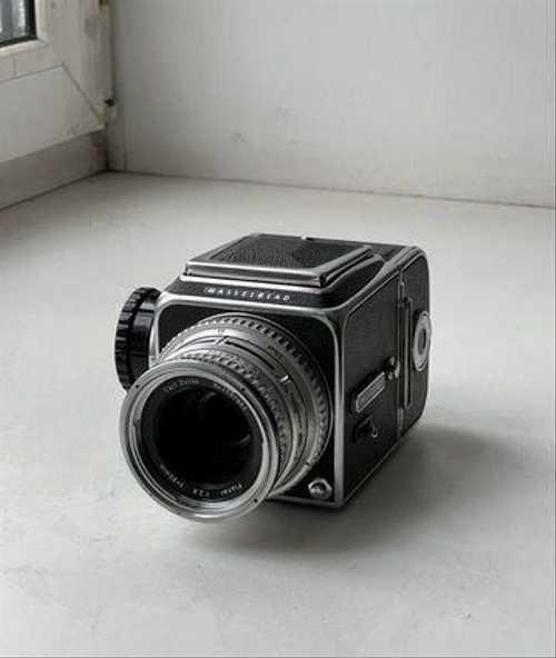 Среднеформатный пленочный фотоаппарат Hasselblad 5
