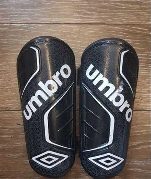 Щитки футбольные детские umbro