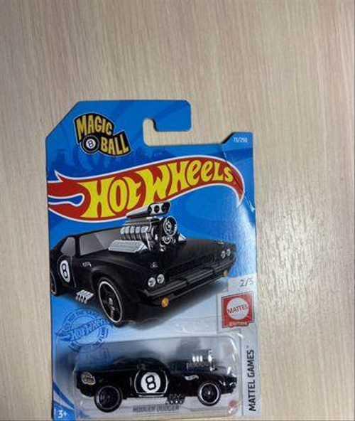Моделька Hot wheels