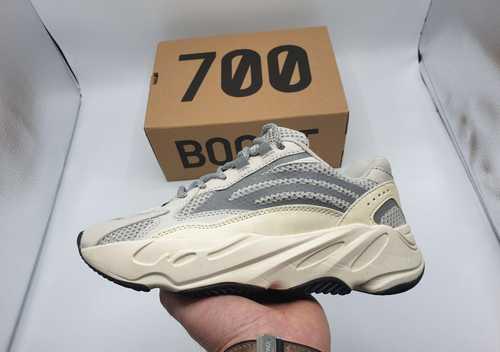 Adidas Yeezy Boost 700