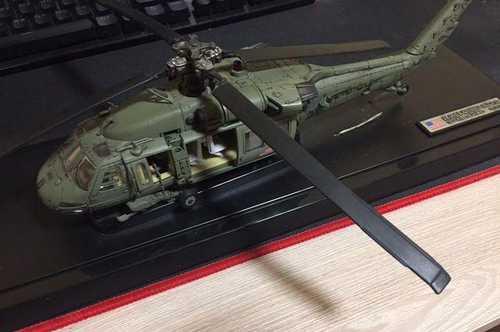 Модель вертолета Black Hawk UH-60