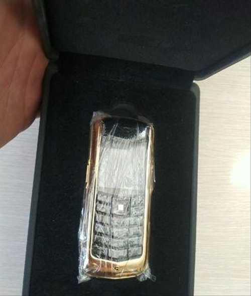 Vertu Constellation Gold