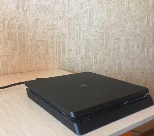 Продам PlayStation 4Slim
