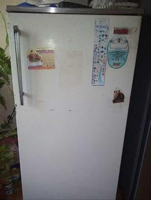Холодильник бу Полис