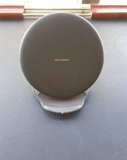 Беспроводня зарядка Samsung. EP-PG950
