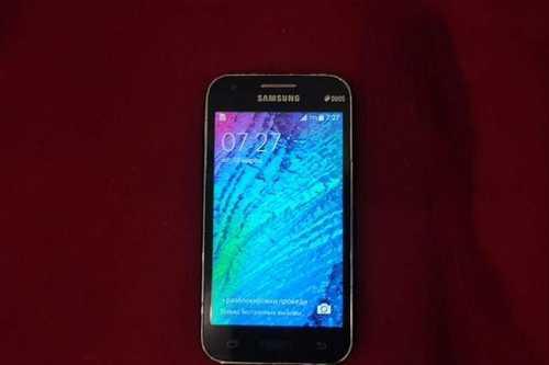 Смартфон Samsung Galaxy J1 (2016) 1/8GB