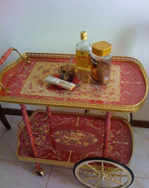 Сервировочный столик на колесах Италия