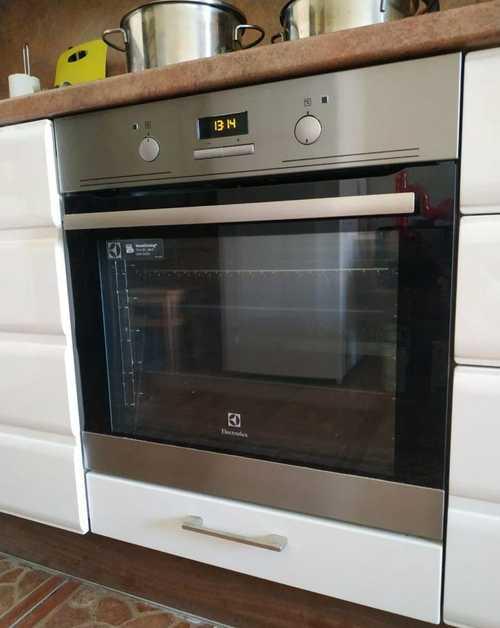 Духовой шкаф Electrolux EOB3311AOX