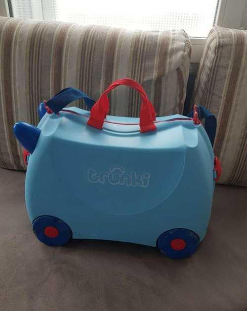 Чемодан на колёсах trunki