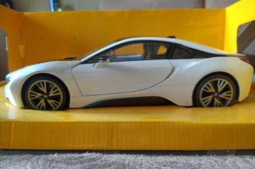 Радиоуправляемая машина Rastar BMW i8 White 1:14