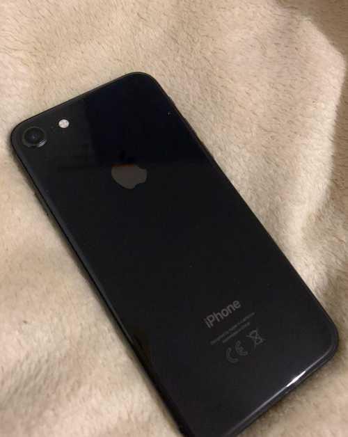 Телефон iPhone 8