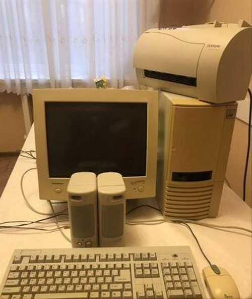 Ретро компьютер 90-годов