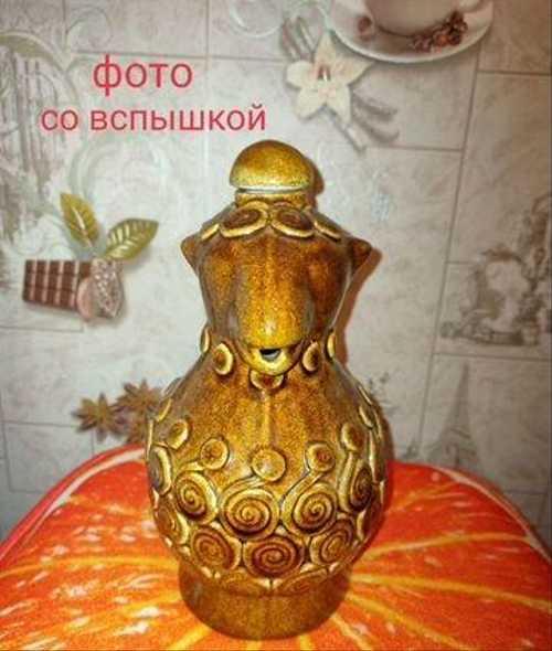 Глиняный кувшин для вина