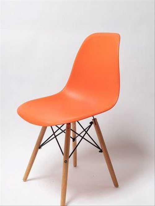 Стул Eames оранжевый