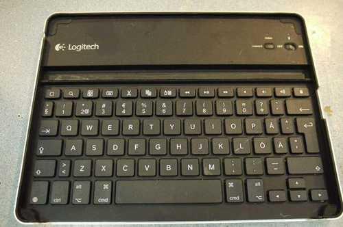 Клавиатура с аккумулятором Logitech для iPod