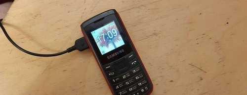 Мобильный телефон Samsung E1100T в рабочем состоян