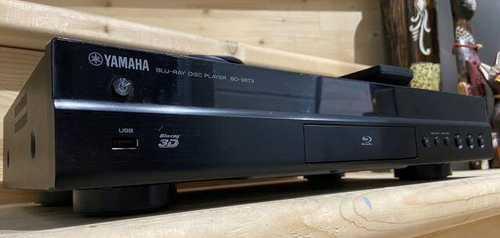 Yamaha BD-S673 Blu-ray плеер