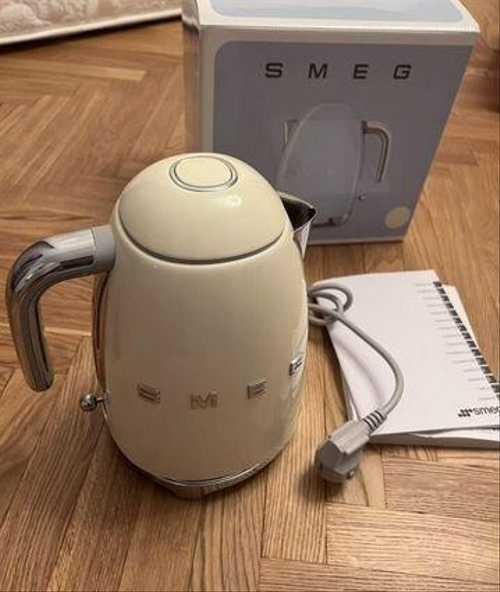 Чайник Smeg KLF03creu