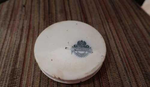 Старинная крышка или часть от пудренницы Кузнецов