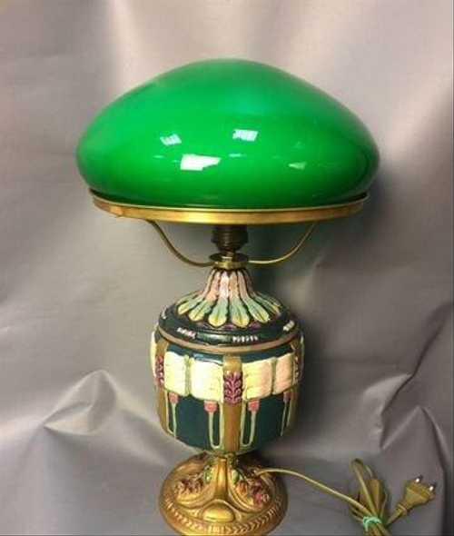 Очаровательная старинная электрическая лампа. Майо