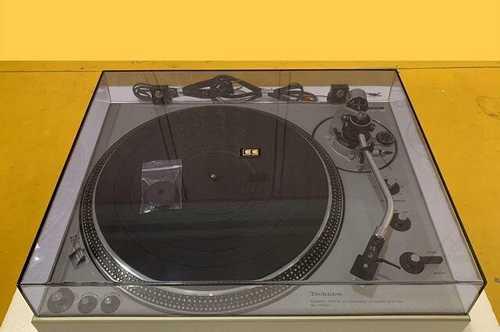 Проигрыватель винила Technics SL-1600 very new