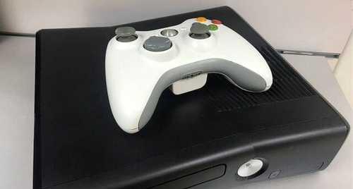 Ес32 - Приставка Xbox 360
