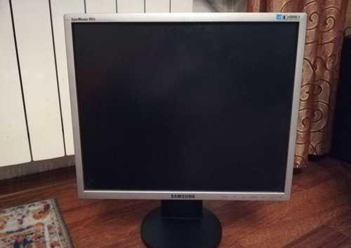 Монитор SAMSUNG SyncMaster 943B 19"