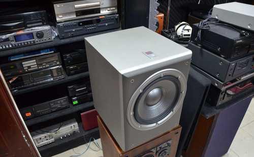 Сабвуфер активный JBL E150P/230