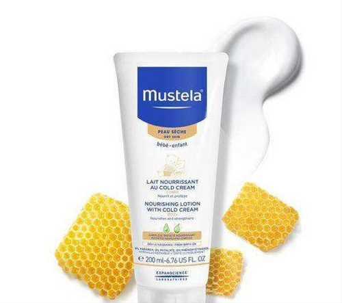 Питательное молочко Mustela новое