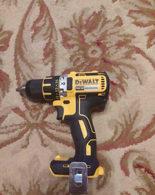 Шуруповёрт DeWalt DCD-790