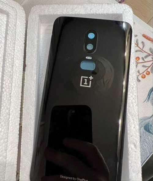 Заднее чёрное стекло / крышка OnePlus 6