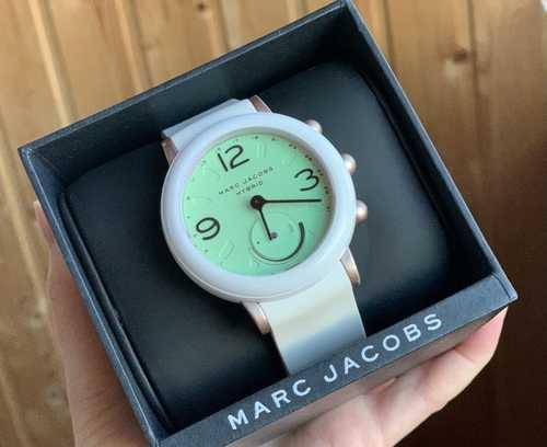 Часы Marc Jacobs Riley Hybrid Smartwatch