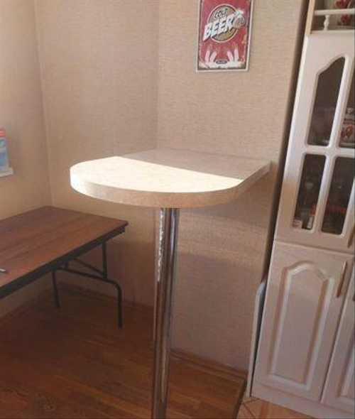 Барный стол + 2 бурных стула (красные)