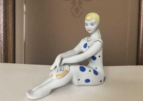 Винтажная статуэтка Девушка с подсолнухом редкая