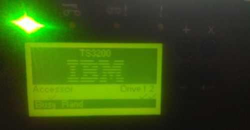 Ленточная библиотека IBM TS3200 на 48 кассет 4U