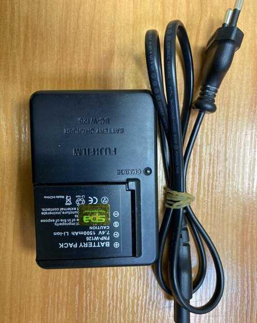 Зарядное устройство и аккумулятор на Fujifilm BC-W